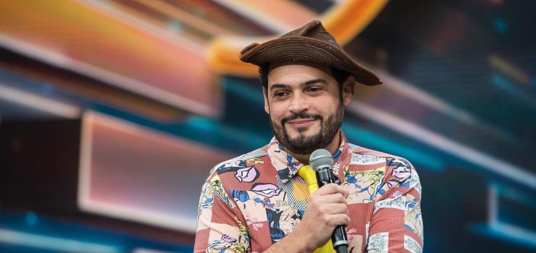 Humorista Matheus Ceará apresenta “Desculpa eu ter vindo!” no Teatro ...